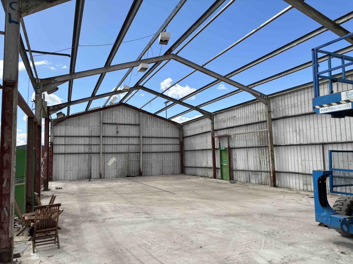 77 ft x 36 ft x 16 ft - (23.5m x 11m x 5m) | Used Steel Building ...