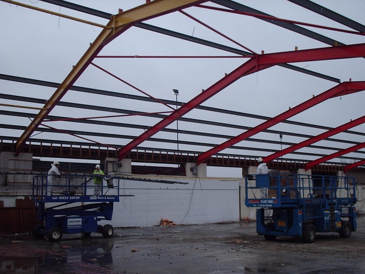 200 ft x 80 ft x 17 ft - (60.1m x 24.4m x 5.2m) | Used Steel Building ...