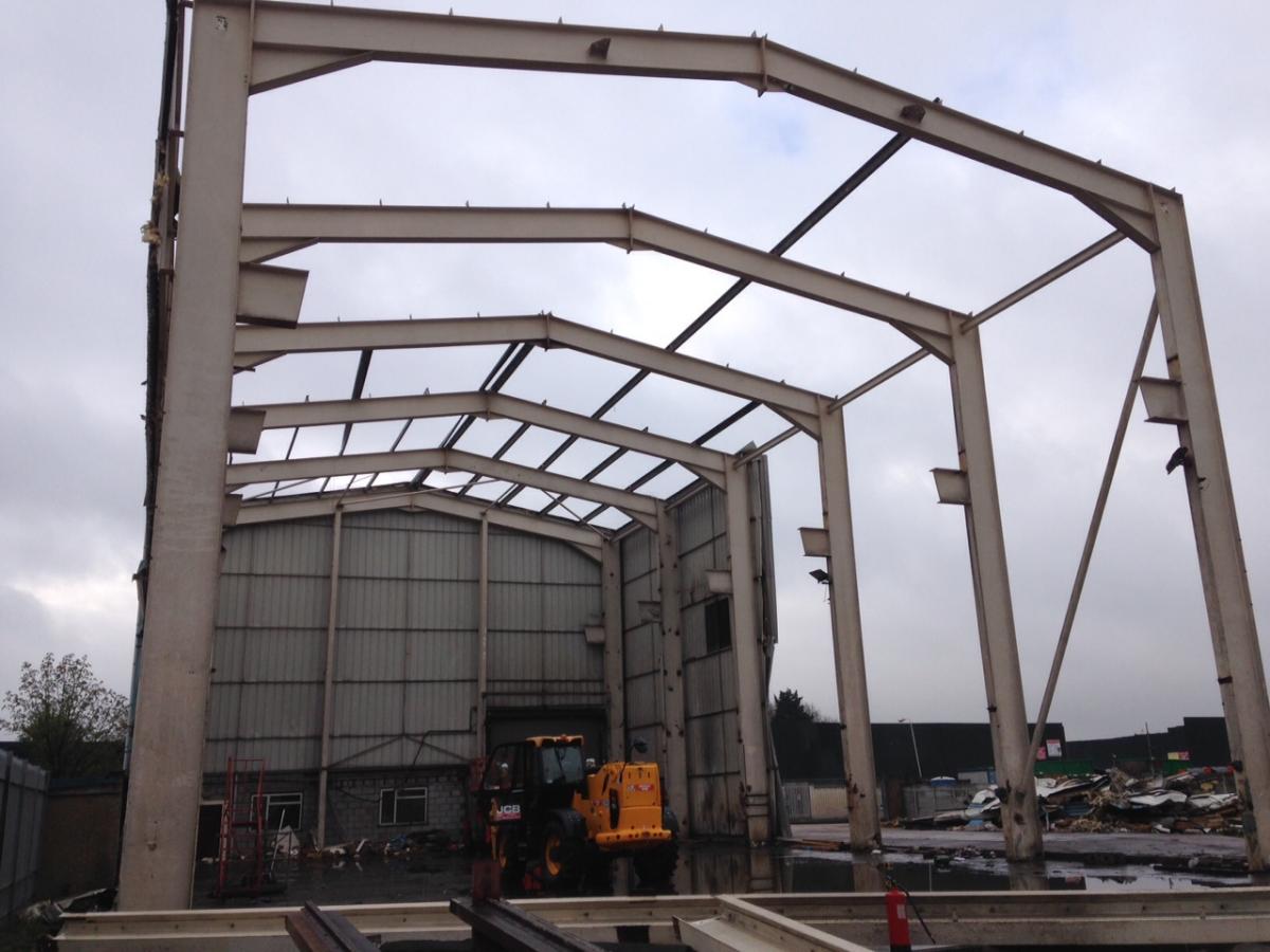 Crane Building 120 ft x 56 ft x 39 ft - (36.6m x 17m x 12m) | Used ...